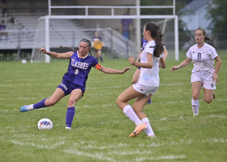Flashes girls honor Calderone in 2-1 win over JFK; Kennedy boys down ...